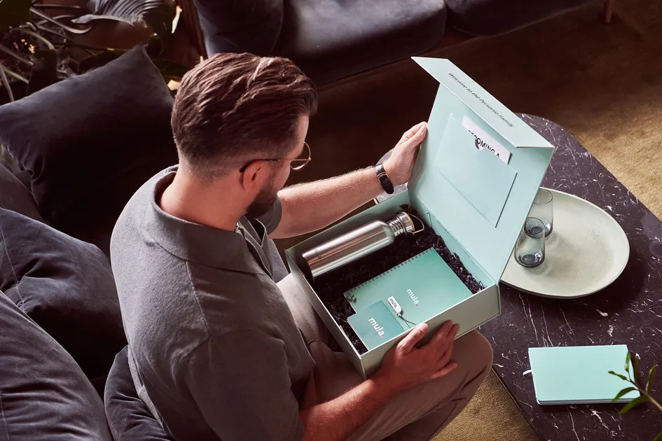 Effortless Employee Onboarding Boxes & Gifts | mula.